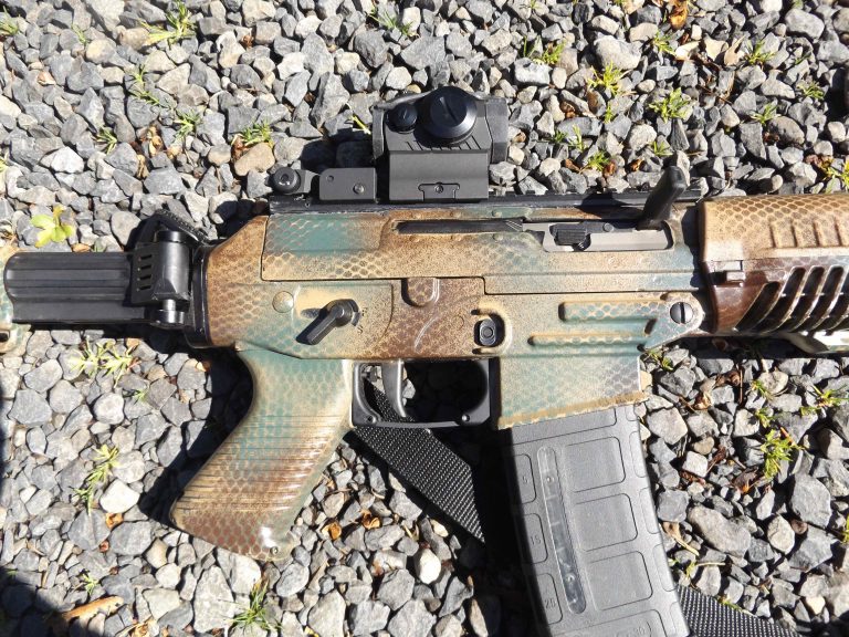 SIG 556 Classic, review by Pat Cascio. Modified version of SIG 550/551