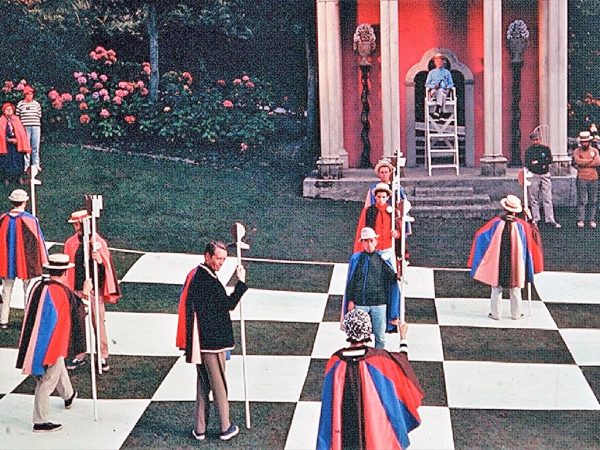 The 21st Century Geopolitical Chessboard. Diplomacy and world wars.