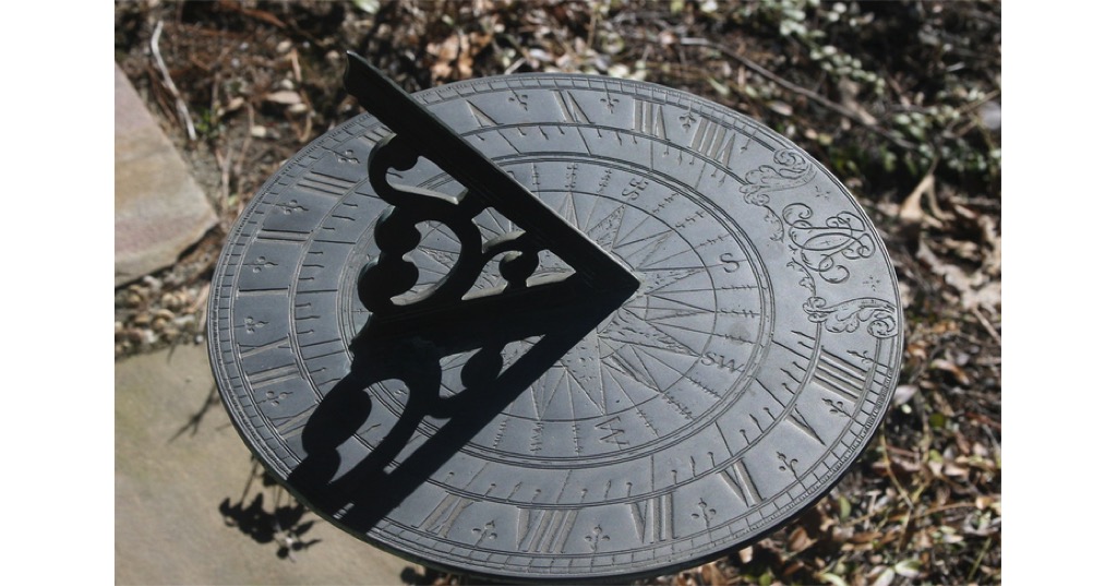 Since we had sunshine, I decided to see how the sundial worked.